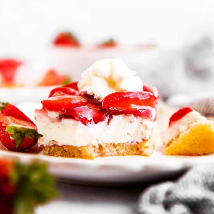 Homemade Strawberry Sauce (Strawberry Topping) Recipe - Savory Nothings