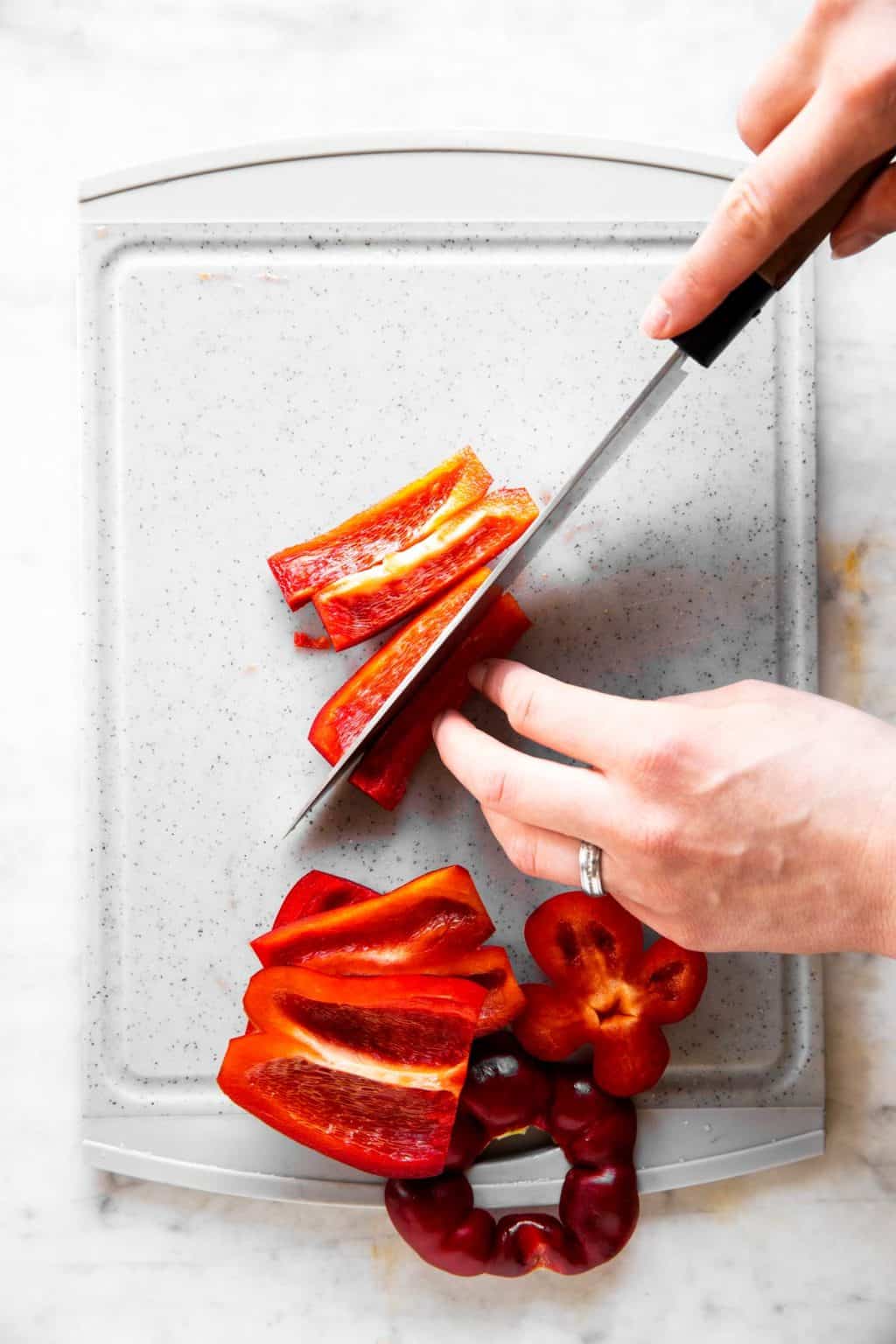How to Cut a Bell Pepper (Professional Chef's Method!) - Savory Nothings