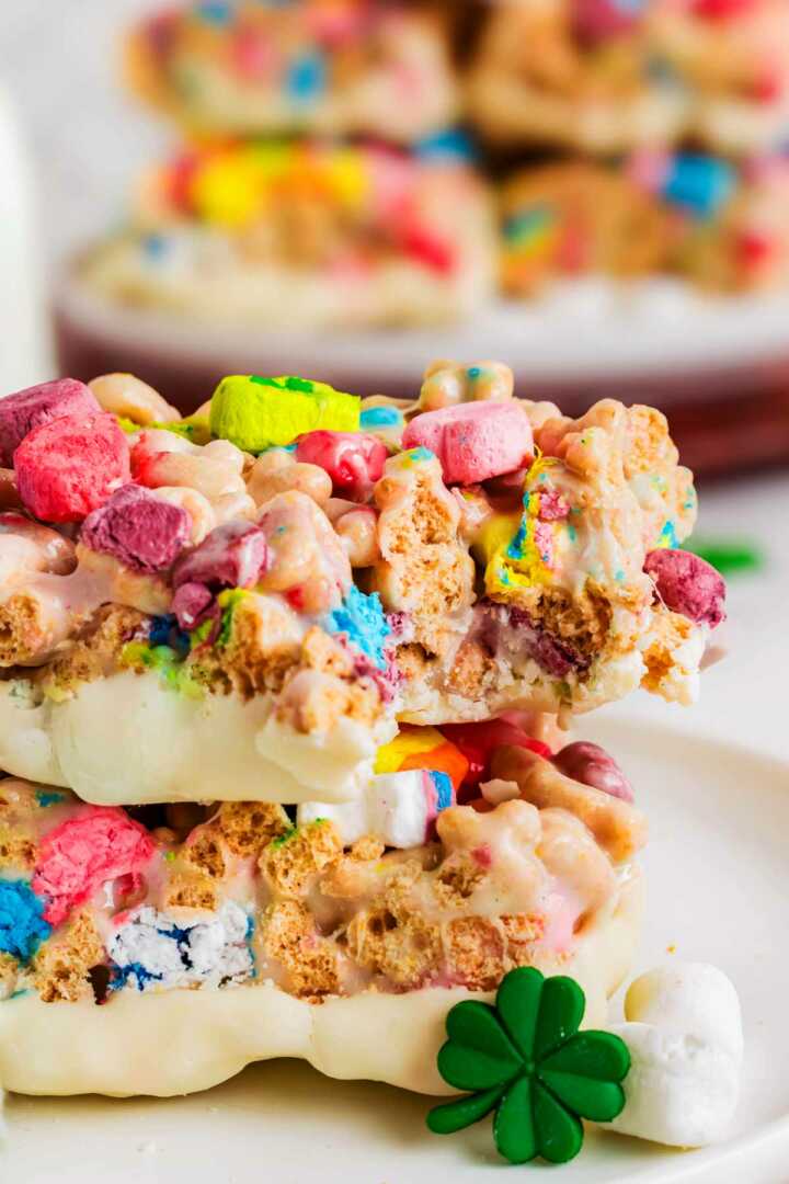 Lucky Charms Bars Recipe - Savory Nothings