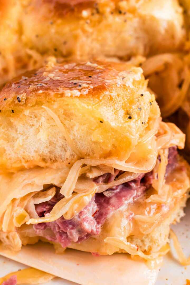 Reuben Sliders Recipe - Savory Nothings