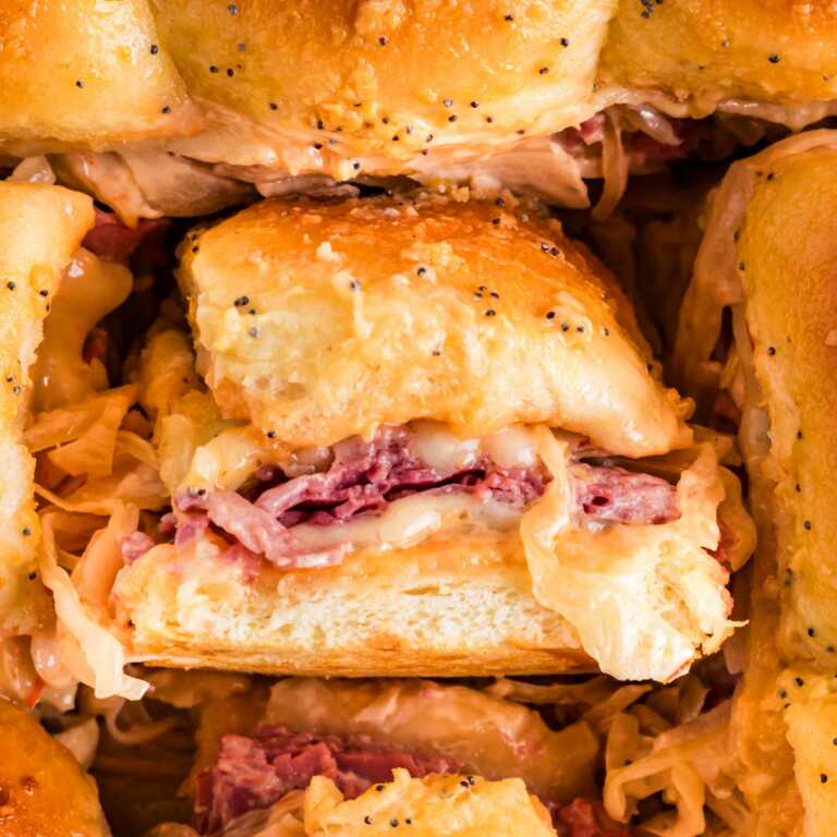 Reuben Sliders Recipe - Savory Nothings