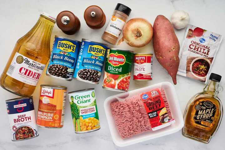 🎃 October Chili (Pumpkin Black Bean Chili Recipe) - Savory Nothings