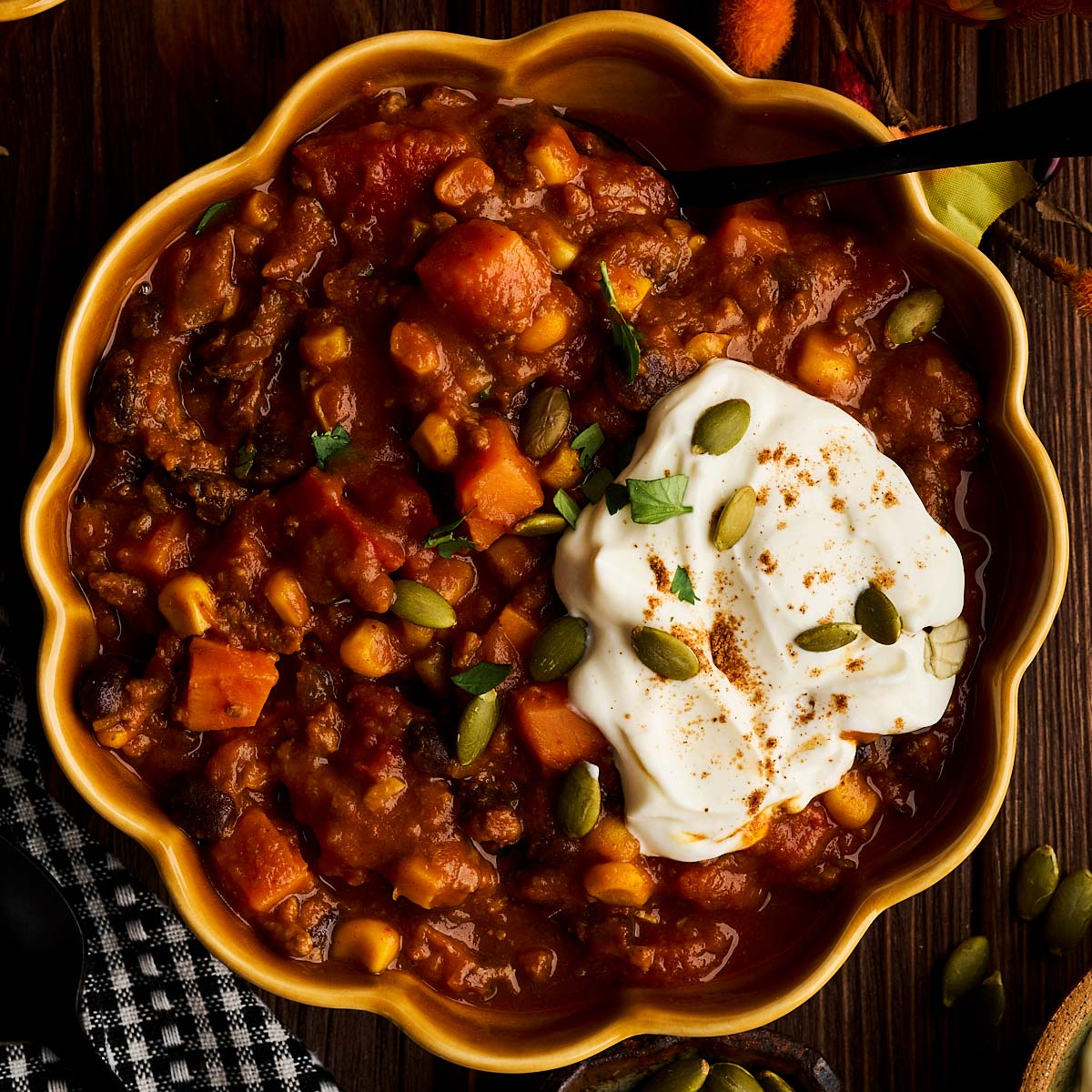 🎃 October Chili (Pumpkin Black Bean Chili Recipe) - Savory Nothings