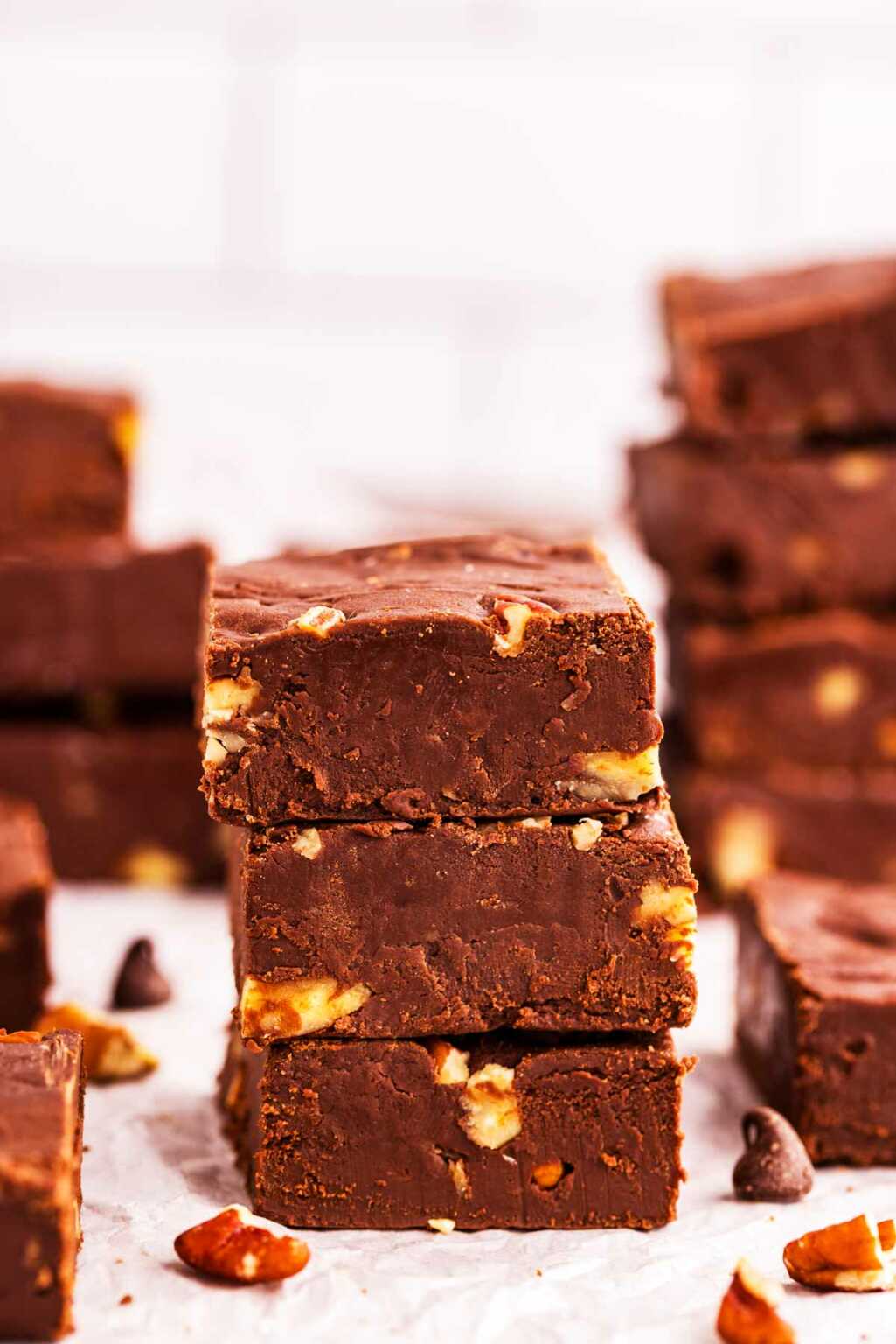 Easy Chocolate Fudge Recipe - Savory Nothings
