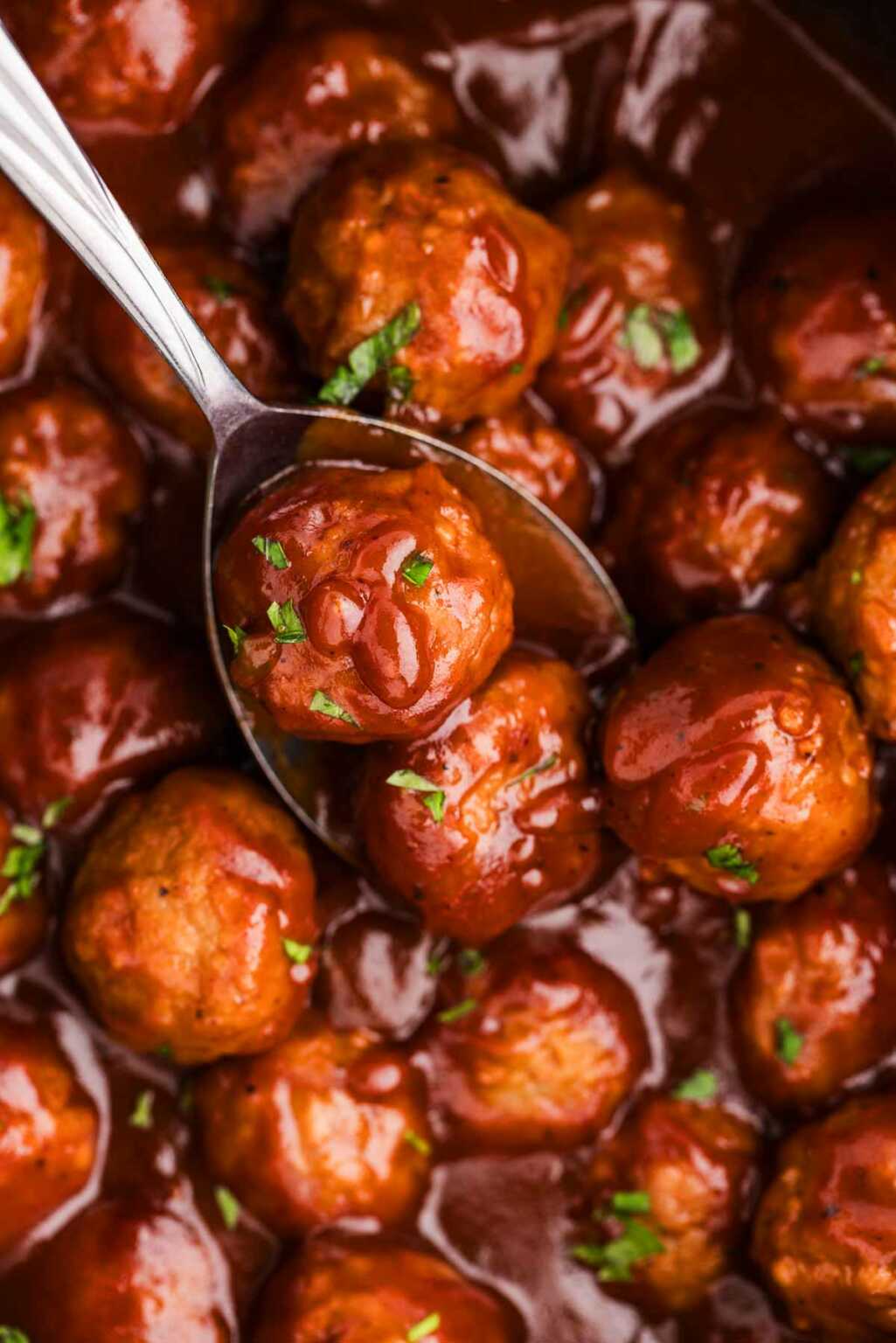 Slow Cooker Cranberry Meatballs Recipe - Savory Nothings