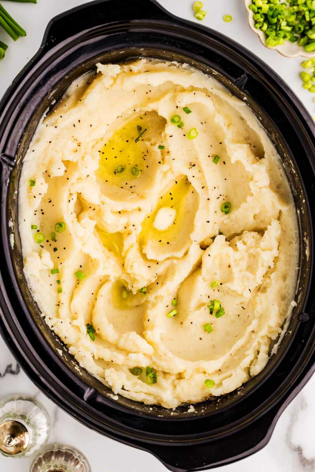Slow Cooker Mashed Potatoes Recipe - Savory Nothings